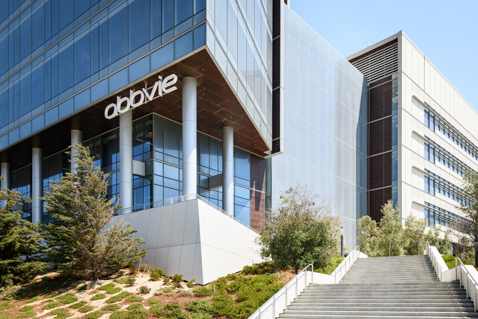 FDA 'CRL' 받은 애브비 파킨슨병약 '프로듀오도파' 유럽서 출시